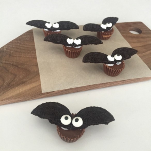 Easy Halloween Bat Treats | Sugar Plum Sisters